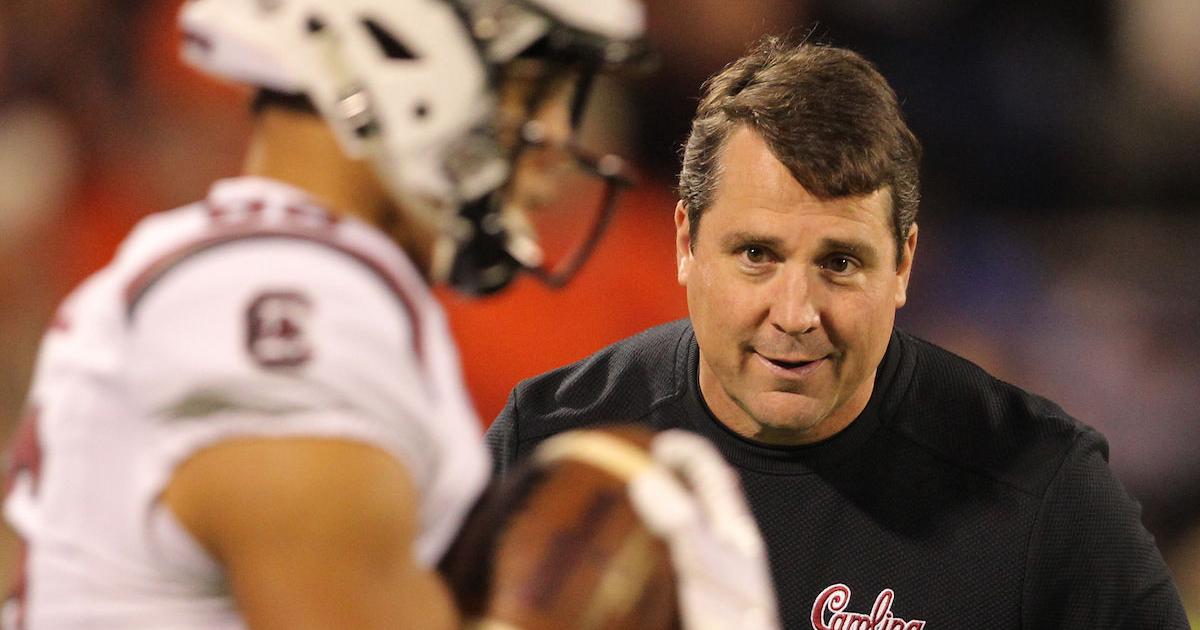 South Carolina football targets 2 prized wide receivers