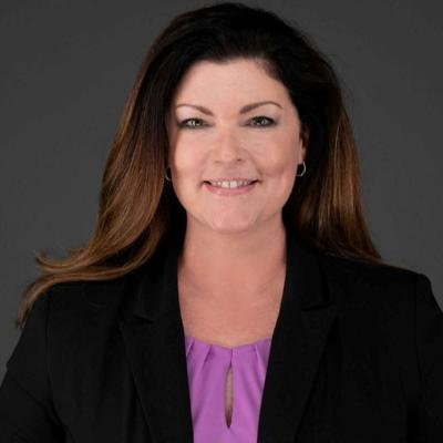 Wallace announces retirement