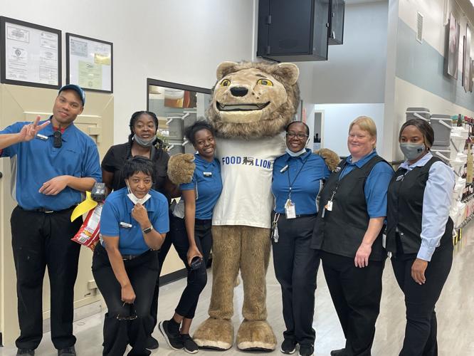 Food Lion celebrates reconstruction