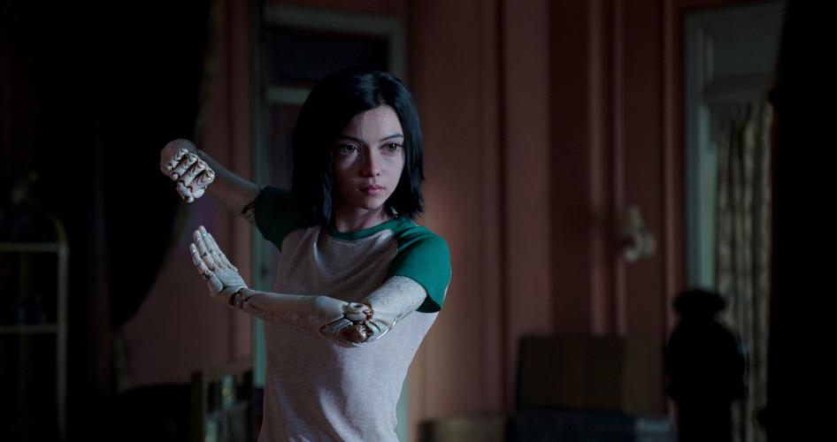 Review: Long-awaited 'Alita' isn't a good movie. It's more like four ...