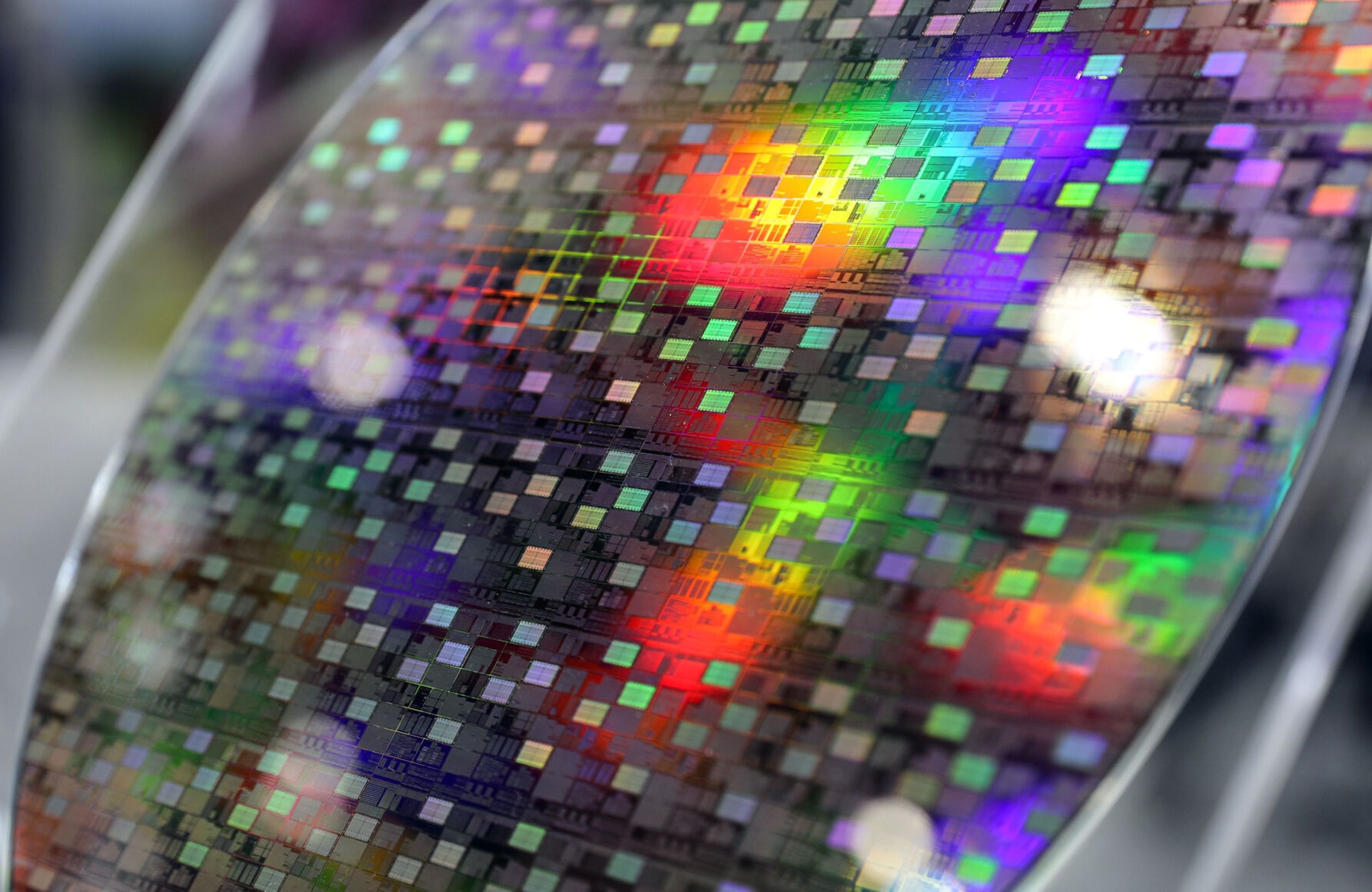 Chip war pushes world into technology arms race | Technology | postguam.com