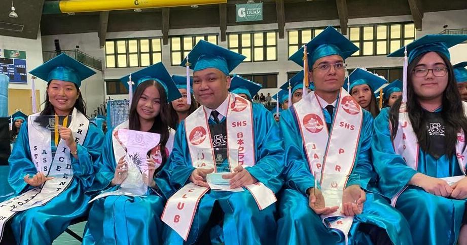 193 Dolphins graduate from Southern High School | Local News | postguam.com