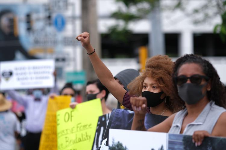Hundreds protest on Guam – peacefully | Local News | postguam.com
