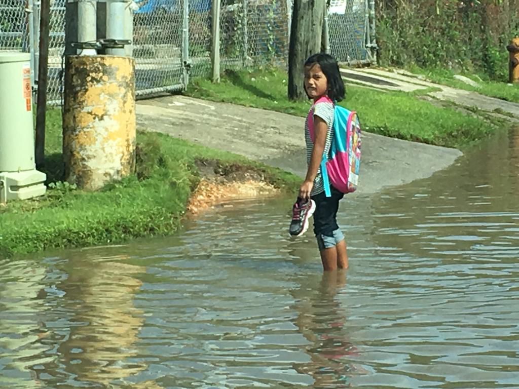 Students wade through 'sink' | Guam News | postguam.com