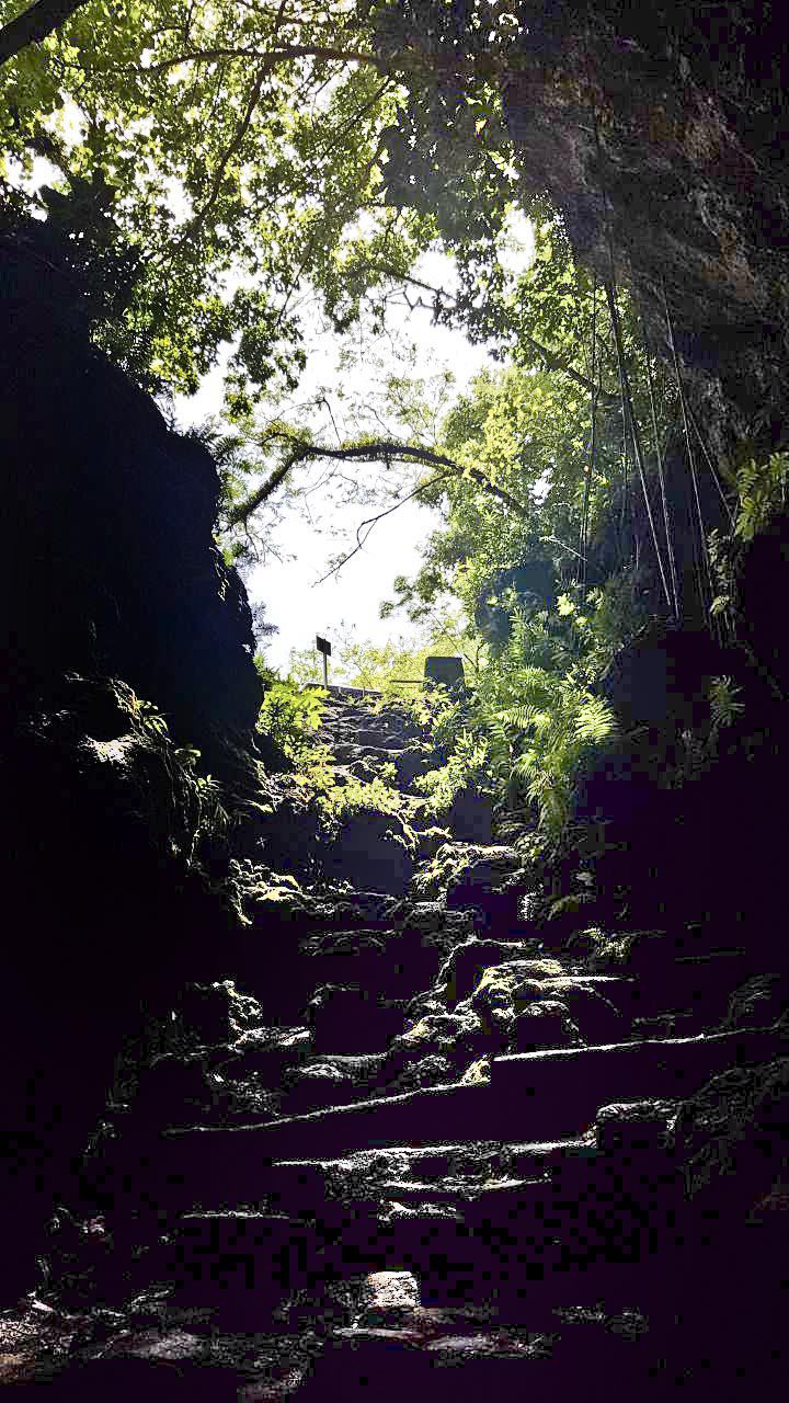 The marvelous Marbo Cave and Cliffs | Spots on the Rock | postguam.com
