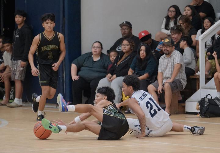 Buzzer-beater lifts Islanders over St. Paul Warriors, 49-48 | Local ...