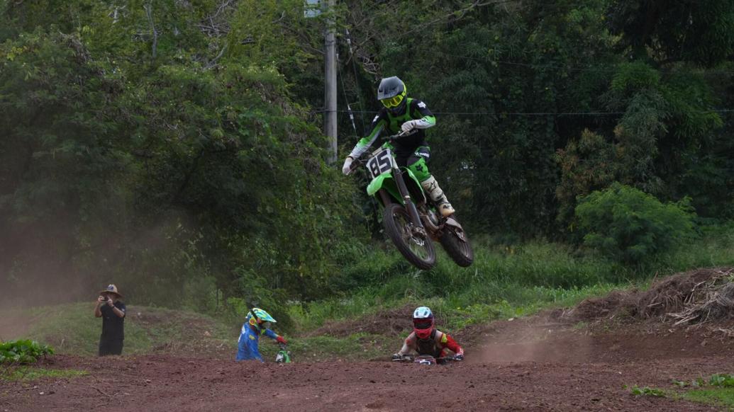 Motocross racers crank it up in carabao patch | Local Sports | postguam.com