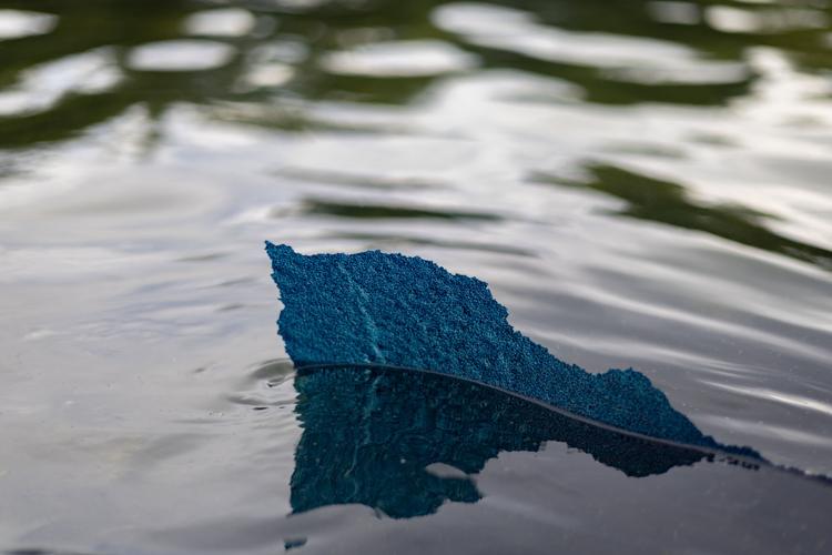 The blue paint is peeling off the Reflecting Pool | Nation | postguam.com