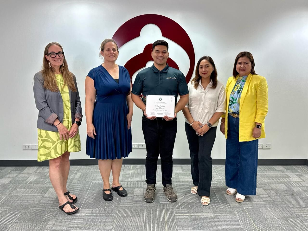 UH Manoa honors Arthur Paulino as social work field instructor of the year | Local Business ...