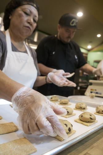 Patty Cakes' baker-mom O'Mallan passes down family knowledge | Maila Ta ...