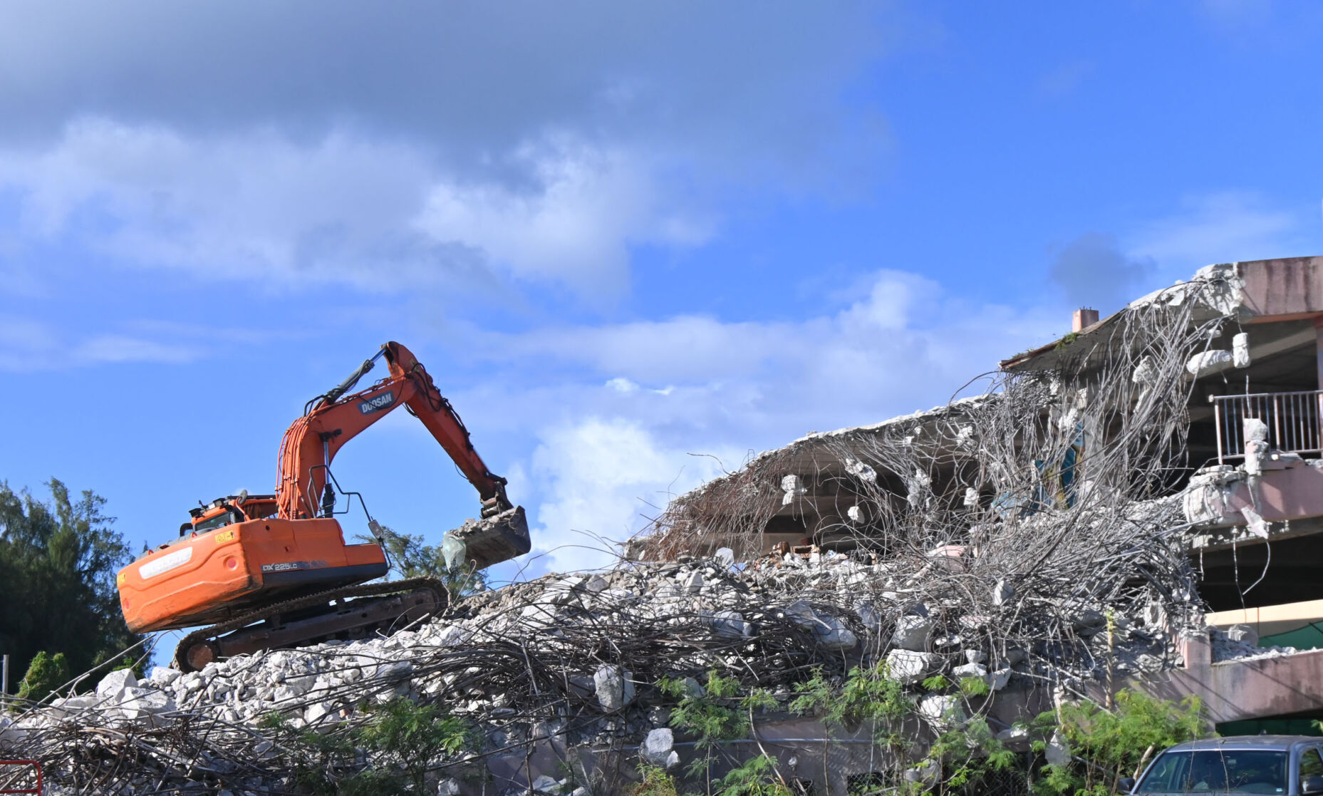 Demolition work continues in Tumon | Guam News | postguam.com