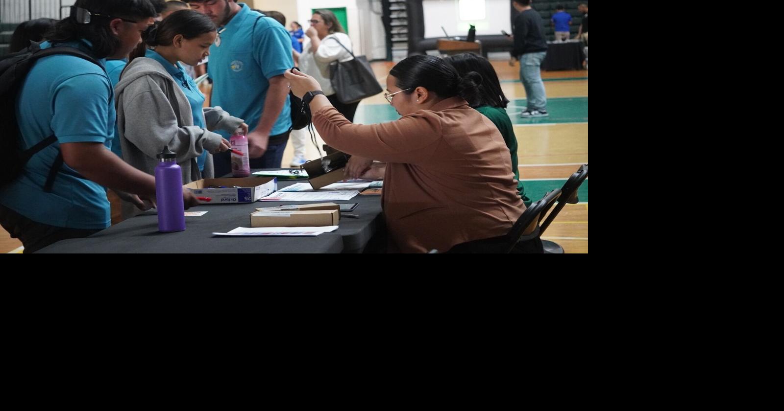 High schoolers learn about college at fair | Local News | postguam.com