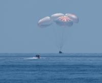 dragon spacecraft splashdown