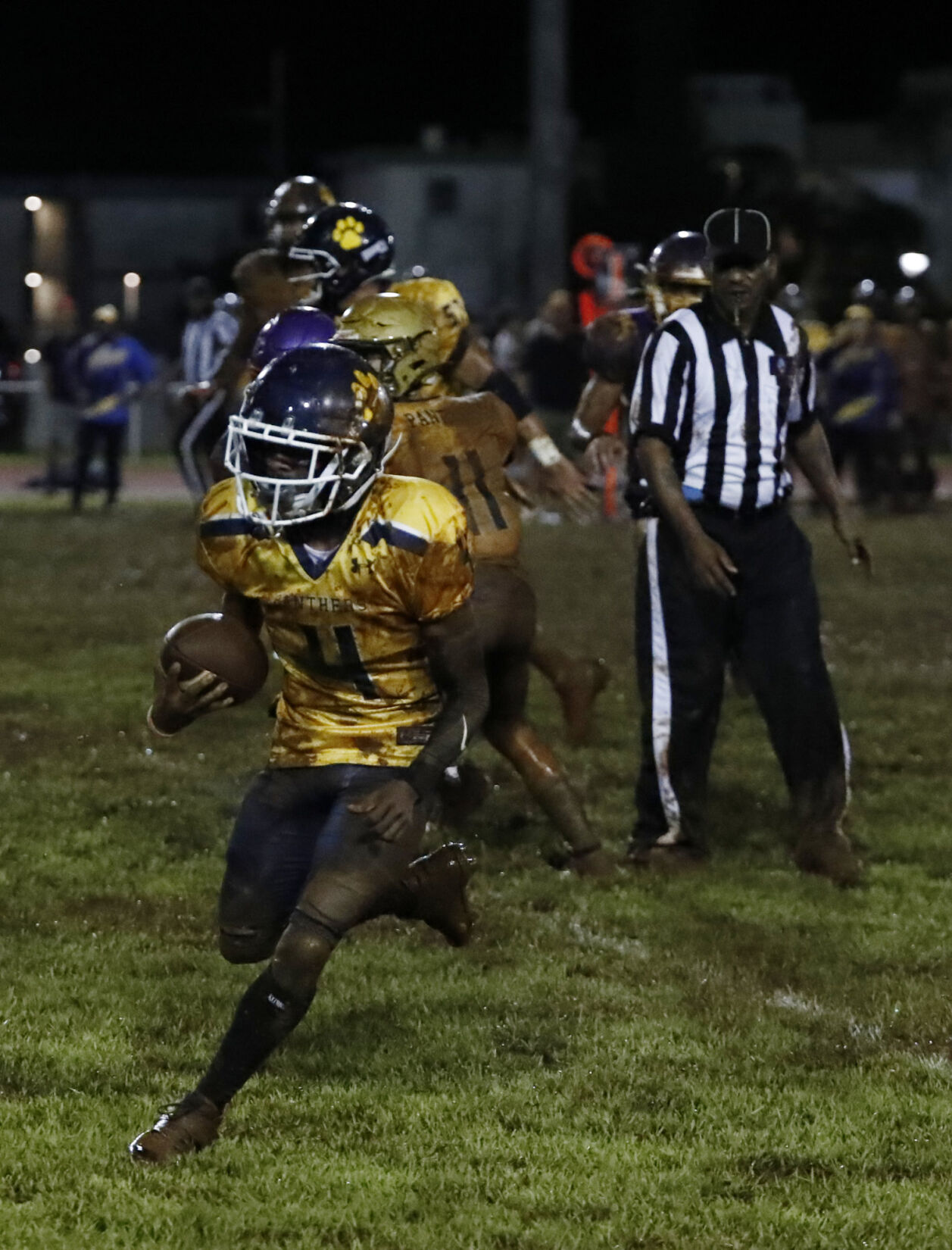 SPORTS: Guam High, Father Duenas remain undefeated in ISA football ...