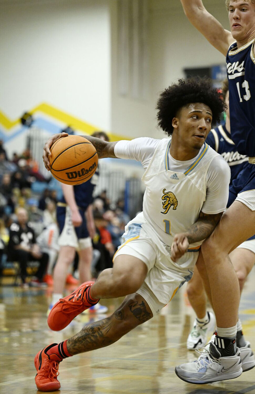 High school basketball star Mikey Williams arrested on felony gun charges National Sports postguam