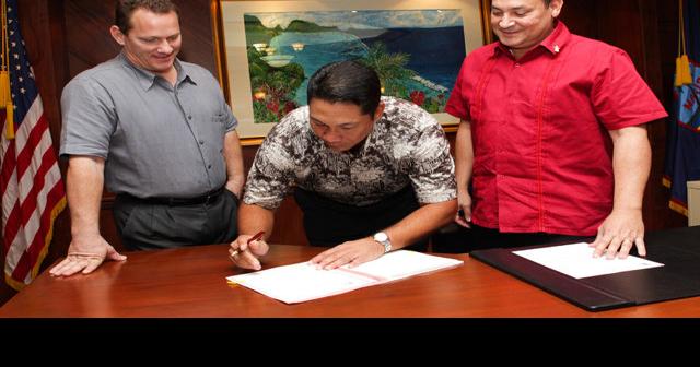 Governor discusses federal issues with Babauta | Guam News | postguam.com