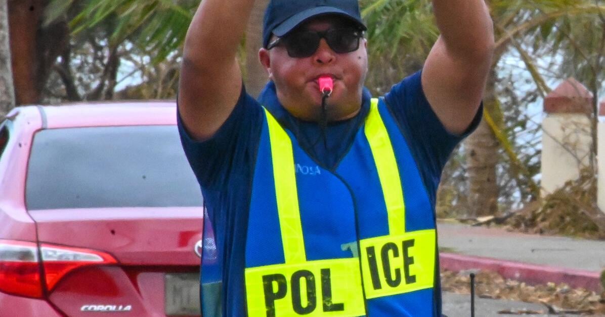 GPD directing traffic at intersections affected by load shedding ...