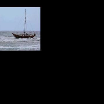 Sakman Chamorro boat stranded near Hagåtña Channel | Multimedia ...