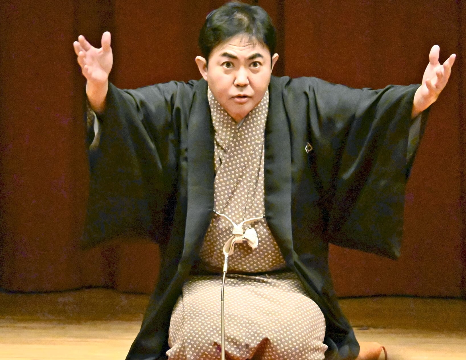 Rakugo storyteller keeps war memory alive in Japan | World | postguam.com
