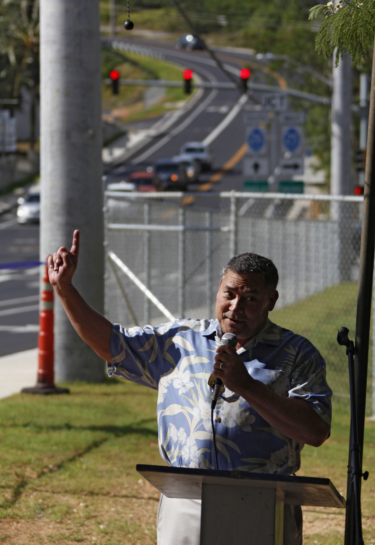 Alageta traffic signal finally working | Guam News | postguam.com