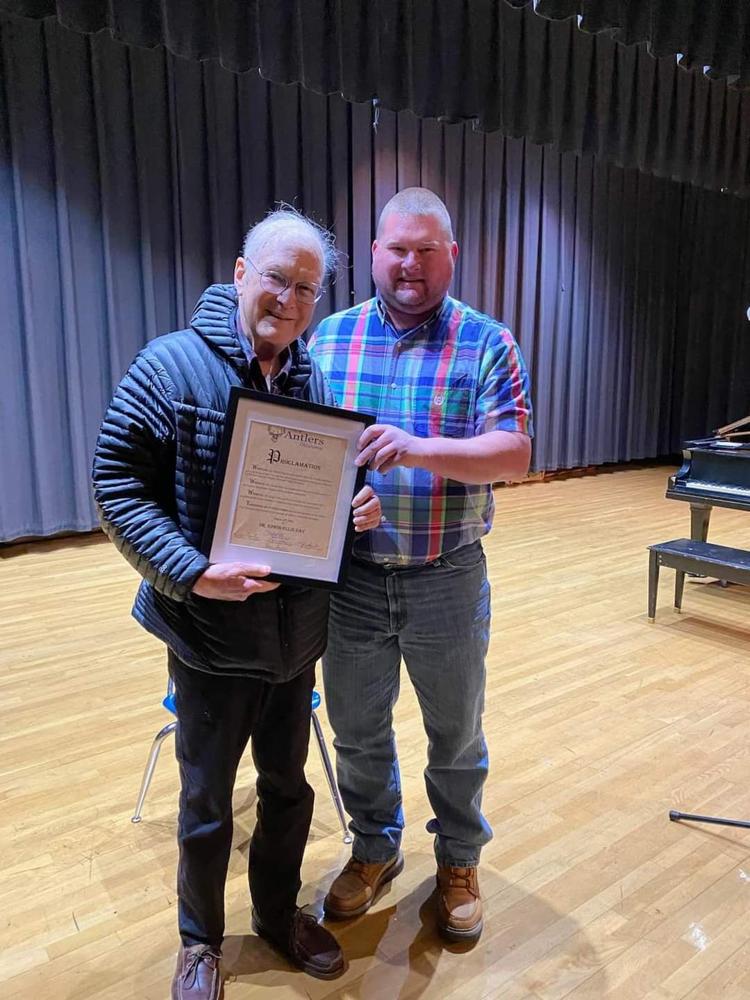 Dr. Ellis Celebrated | News | poteaudailynews.com