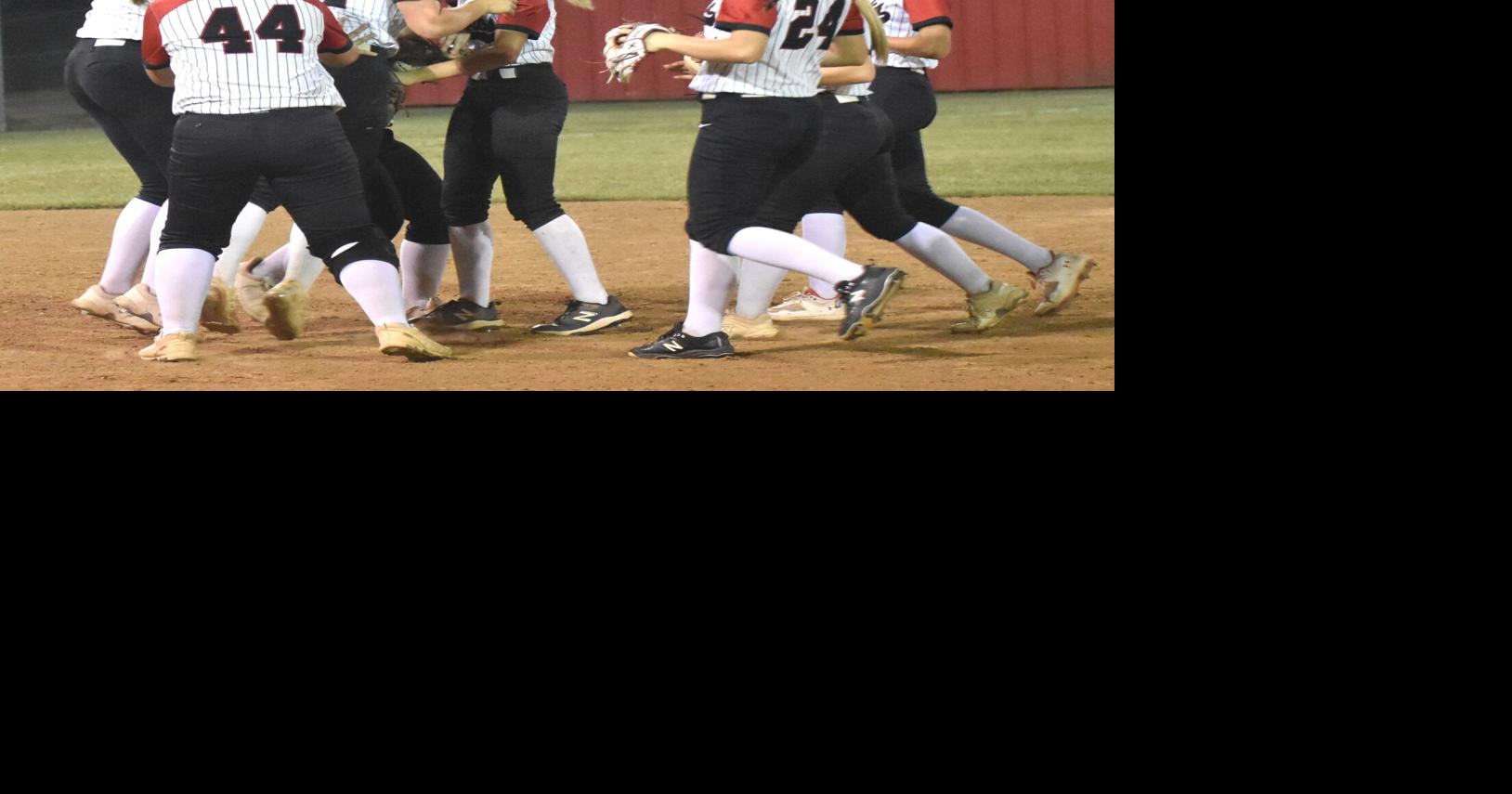 Panama beats Howe to win District 2A-10 title, Pocola wins two at festival to hit 23-0, more ...