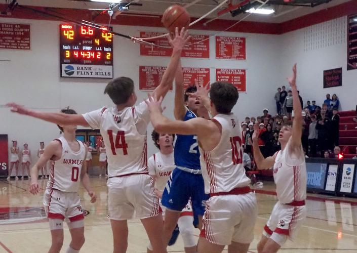 Bears down Raiders with buzzer beating shot | Sports | pottcotimes.com