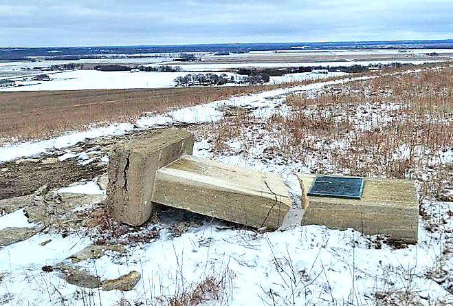 Mt. Mitchell monument toppled, destroyed | News | pottcotimes.com