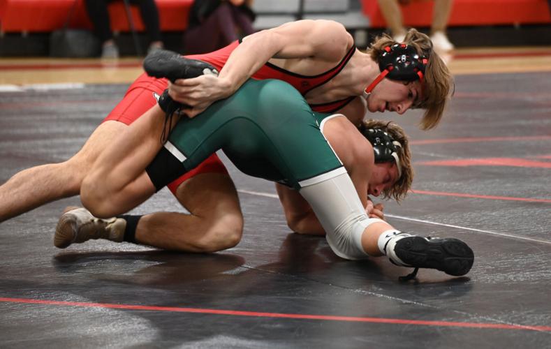 Raider grapplers successful on Senior Night | Sports | pottcotimes.com