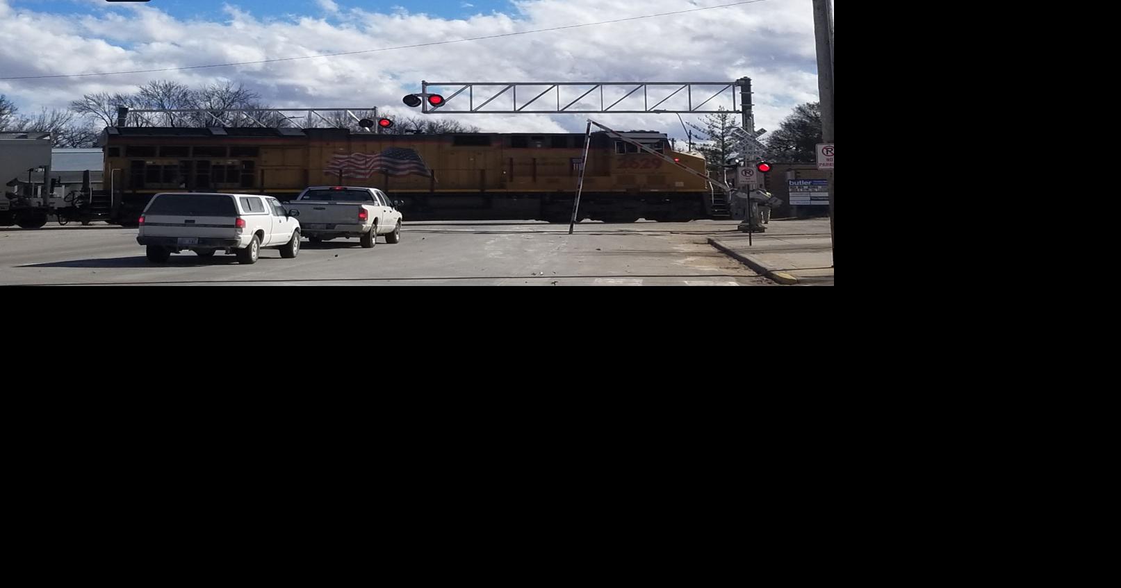 Broken Railroad Crossing Arm | News | pottcotimes.com