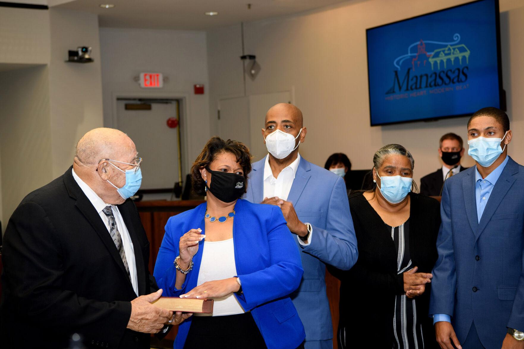 Michelle Davis Younger is sworn in as Manassas' new mayor | News ...