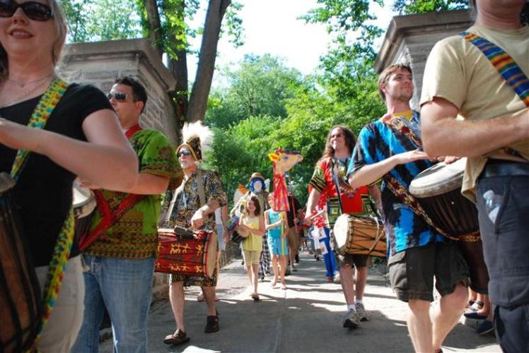 Puppets parade through town | Arts | psucollegian.com