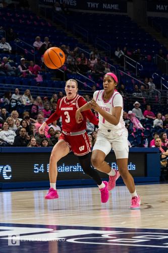 Womens Basketball vs Wisconsin: Grace Hall chases ball | | psucollegian.com