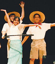 Filipino fiesta celebrates ethnic unity | Archived News | Daily ...