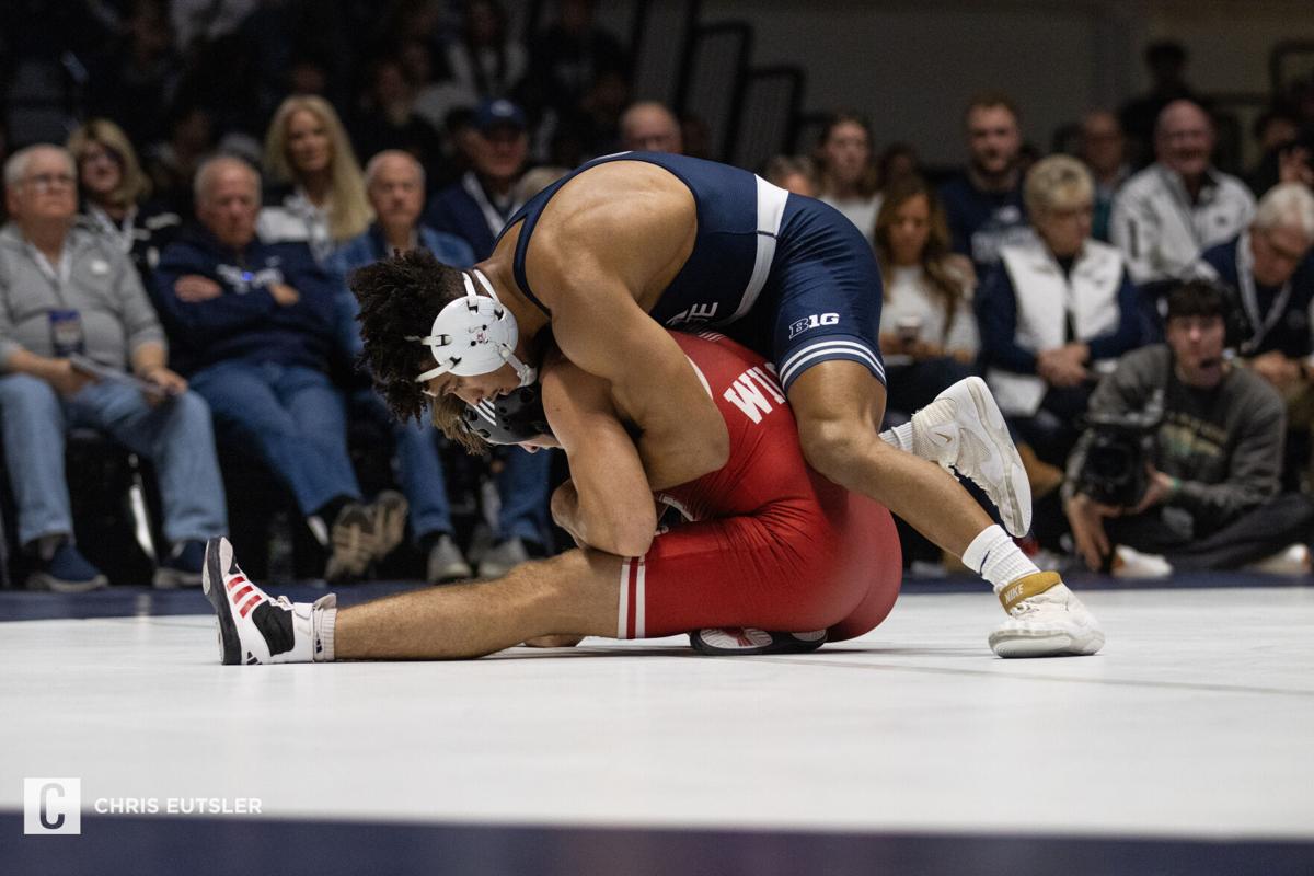 Carter Starocci extends winning streak against Nebraska after battles ...