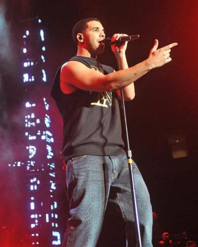 Drake pumps up crowd at BJC | Arts | psucollegian.com