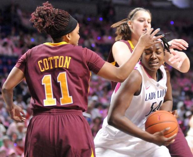 Lady Lions destroy Minnesota during Pink Zone Game | Archived News | Daily Collegian ...