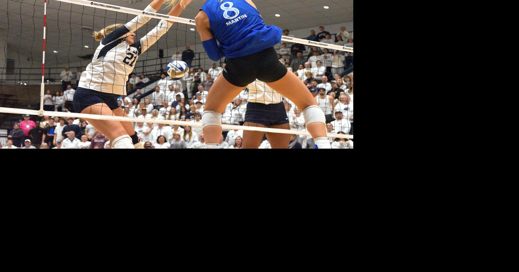 Penn State Women's Volleyball Elite Eight vs Creighton, Izzy Starck ...