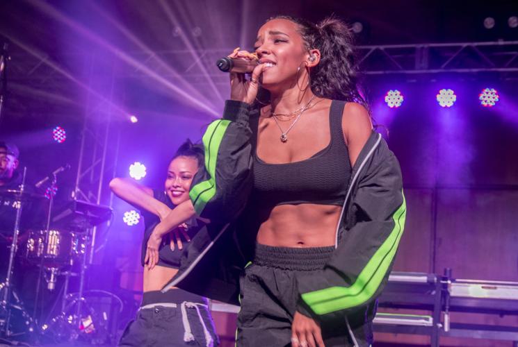 Pop and R&B artist Tinashe hit the stage in Alumni Hall | Arts ...
