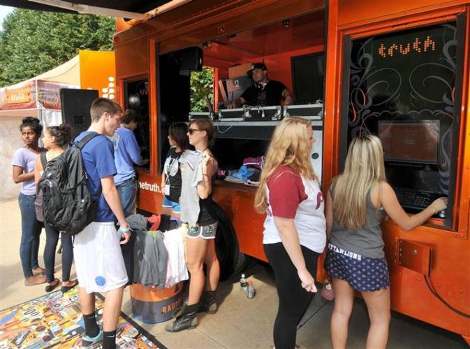 Cobra Starship, Outasight perform for "truth" campaign | Arts ...