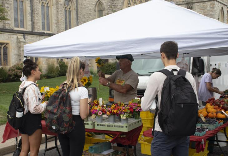 Downtown State College Farmers Market sells fresh products to students ...