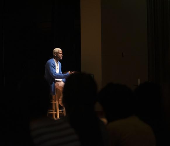 Demetrius Harmon inspires students through "The World is Yours" lecture ...