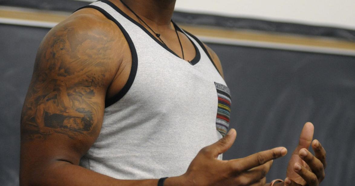 David Carter, former NFL player, speaks about his vegan lifestyle ...