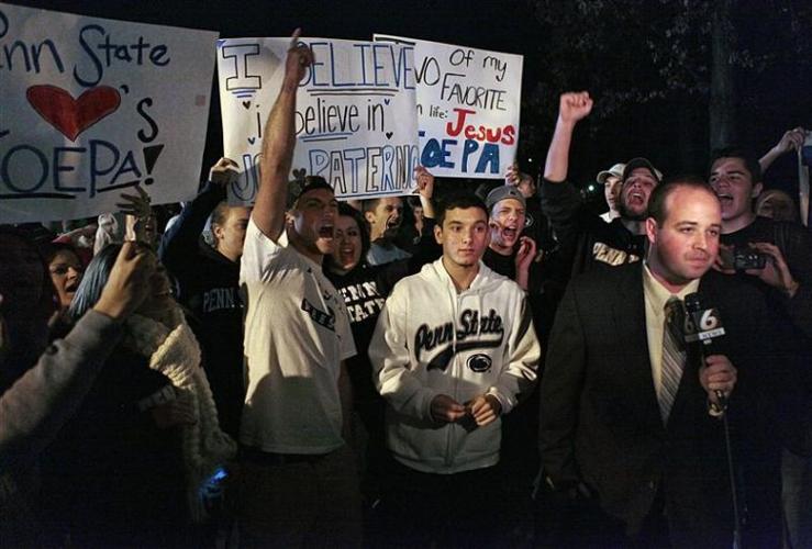Penn State students gather at Joe Paterno's house in support | Penn ...