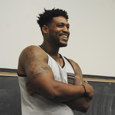 Former NFL player David Carter shares story as 'the 300 pound vegan ...