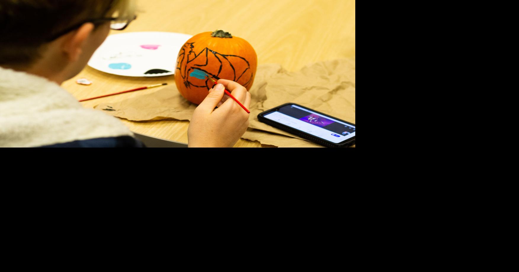Pumpkin painting in Waring Commons brings the community together ...