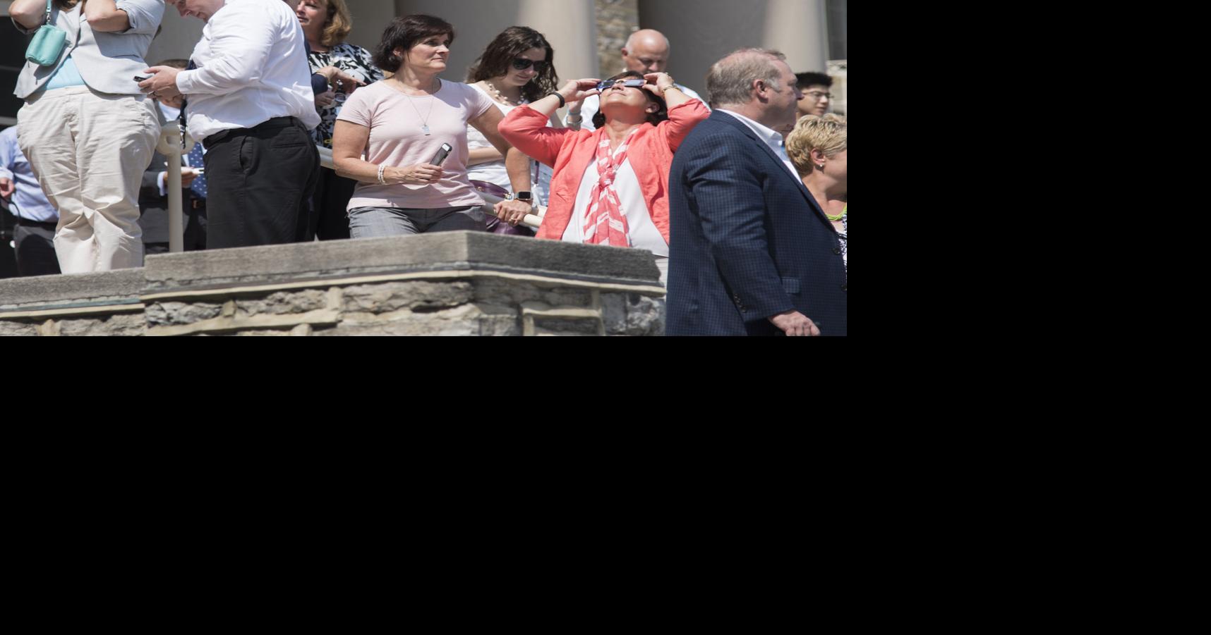 PHOTOS: Penn State community gathers to take in Monday's solar eclipse | | psucollegian.com