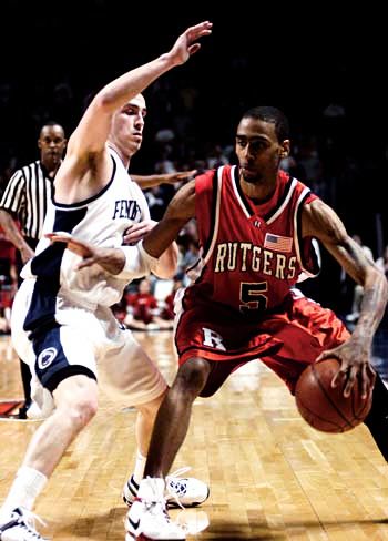 Early hole impossible to escape | Archived News | Daily Collegian ...