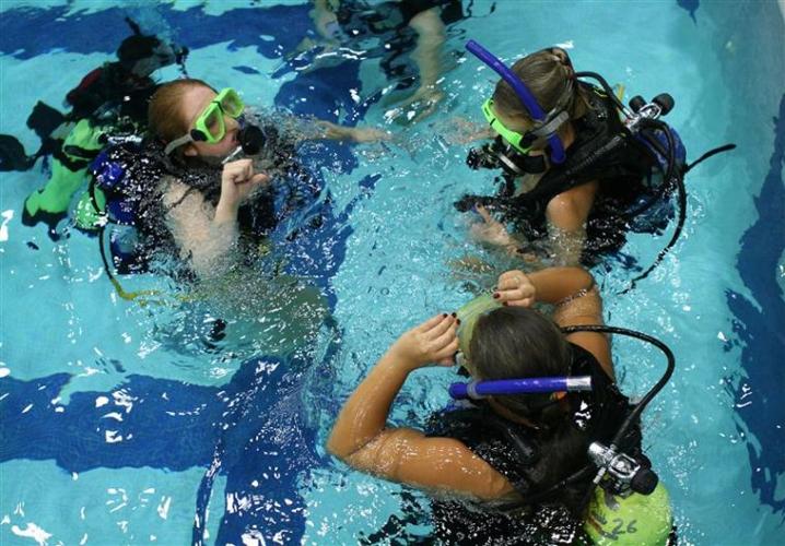 Students dive into class | Archived News | Daily Collegian ...