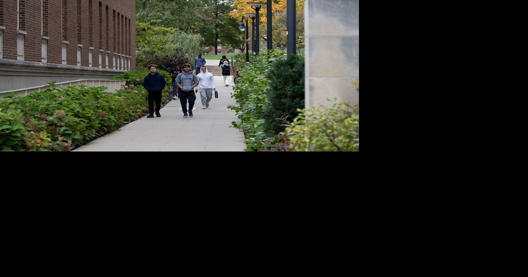 Mock Assignment, Students Walking | | psucollegian.com